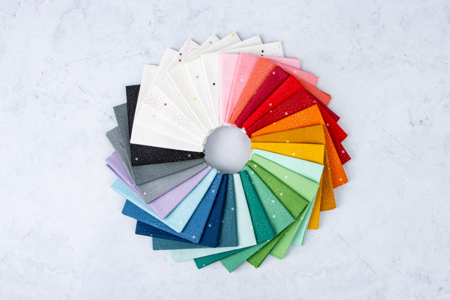 New Colors added to Dainty Daisy + a Free Quilt Pattern!