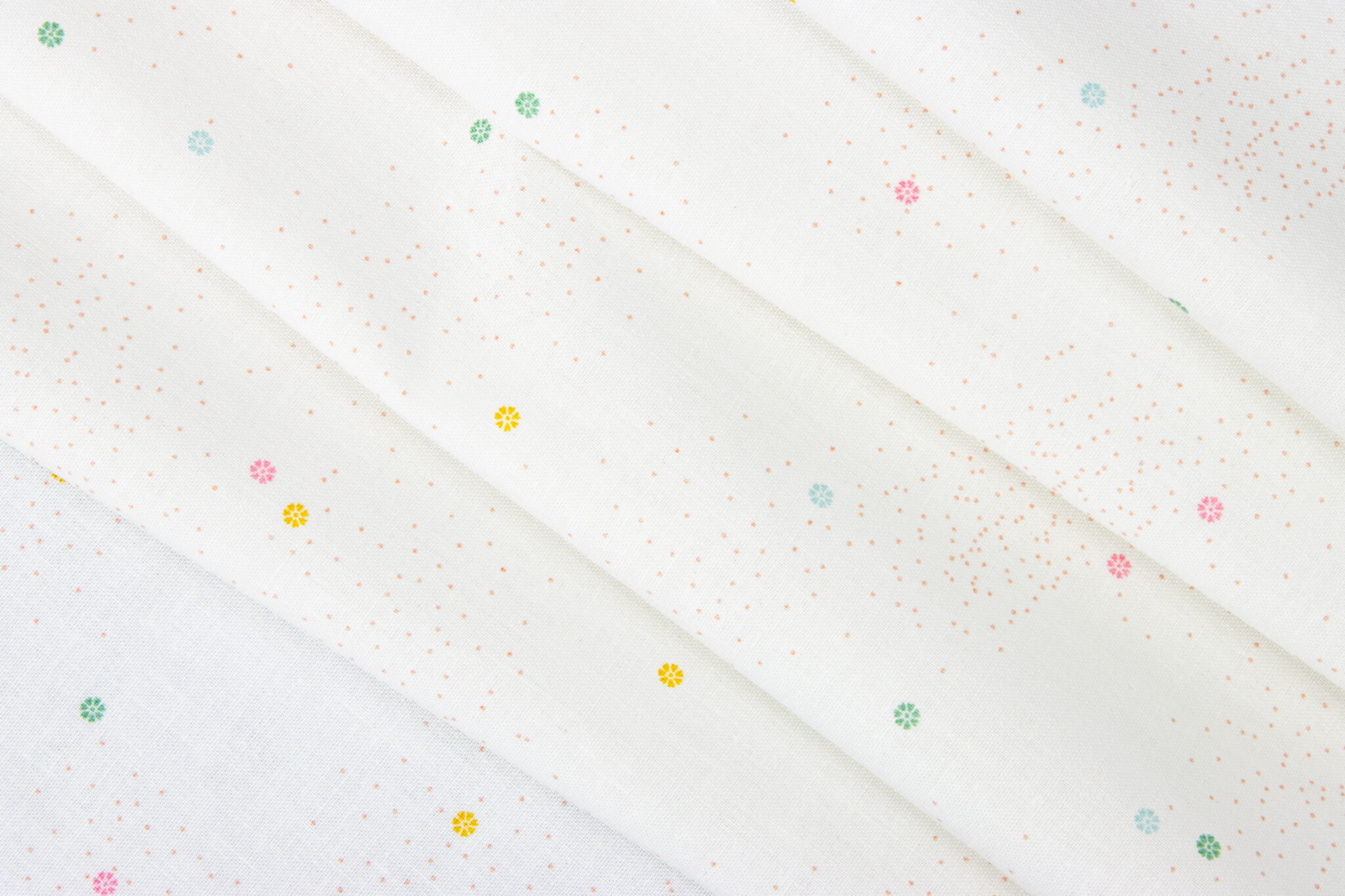 New Colors added to Dainty Daisy + a Free Quilt Pattern!