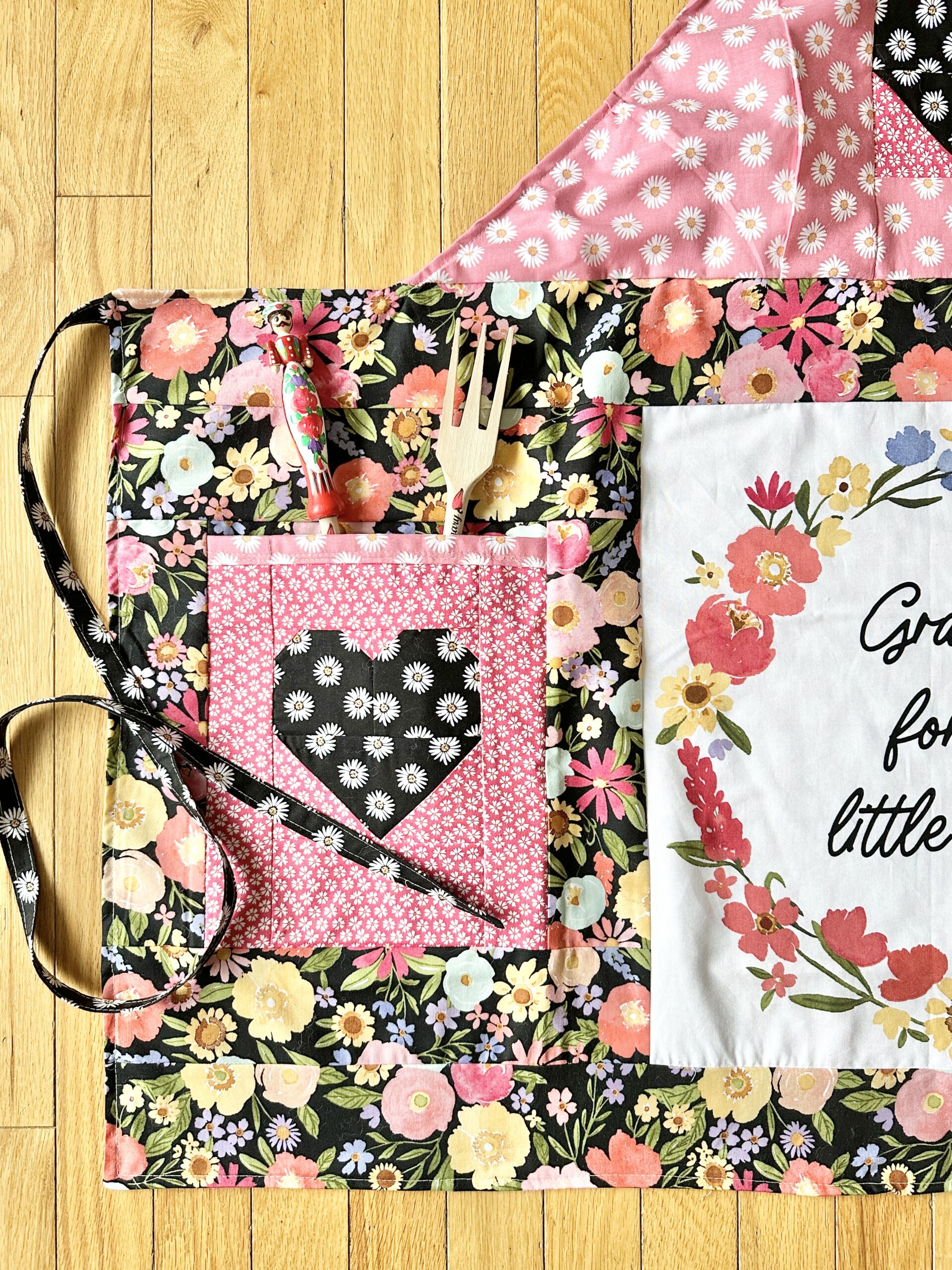 Flora No. 6 The Heartist Apron