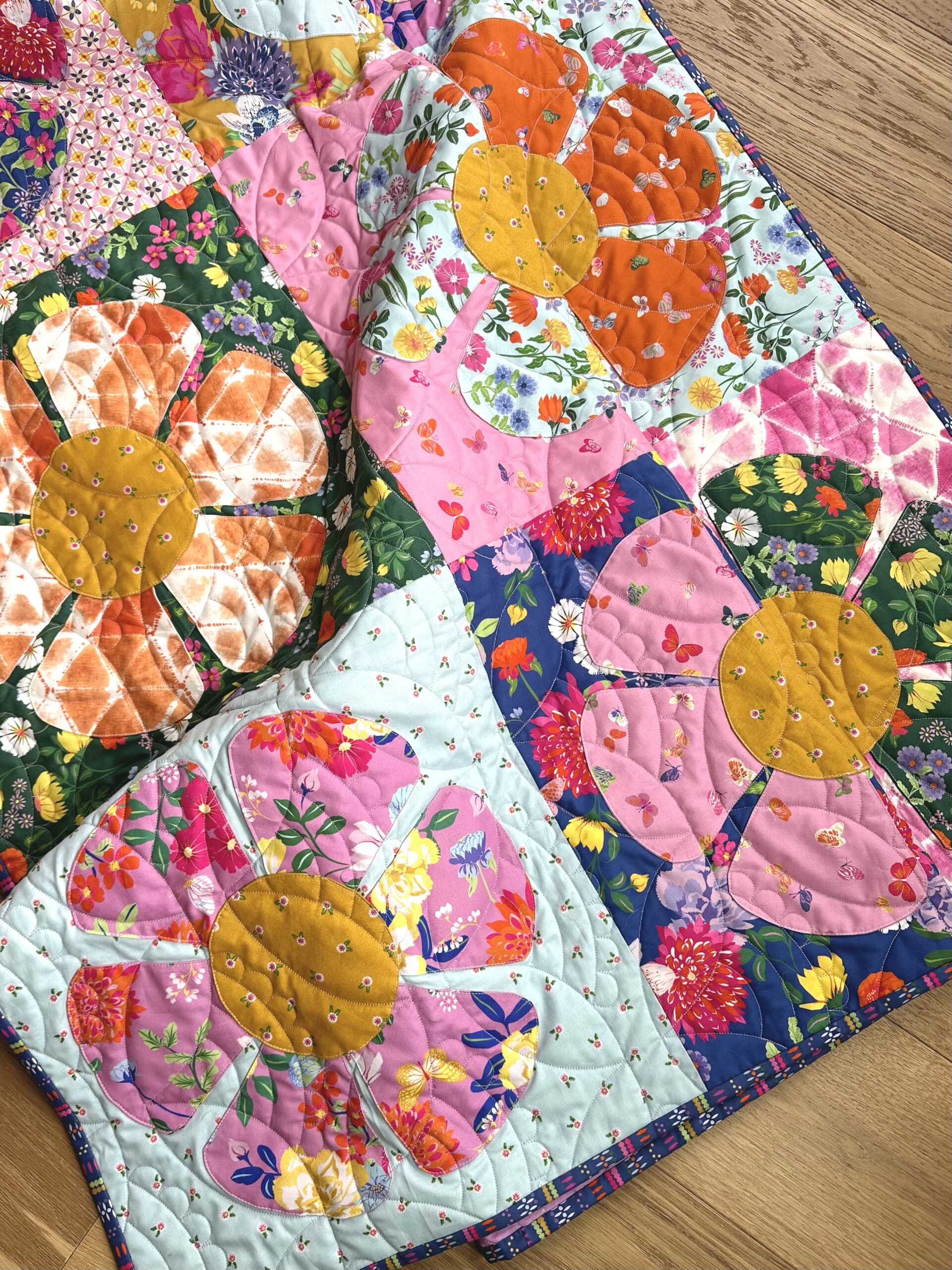 Sara's Retro Daisy Quilt with Splendid!