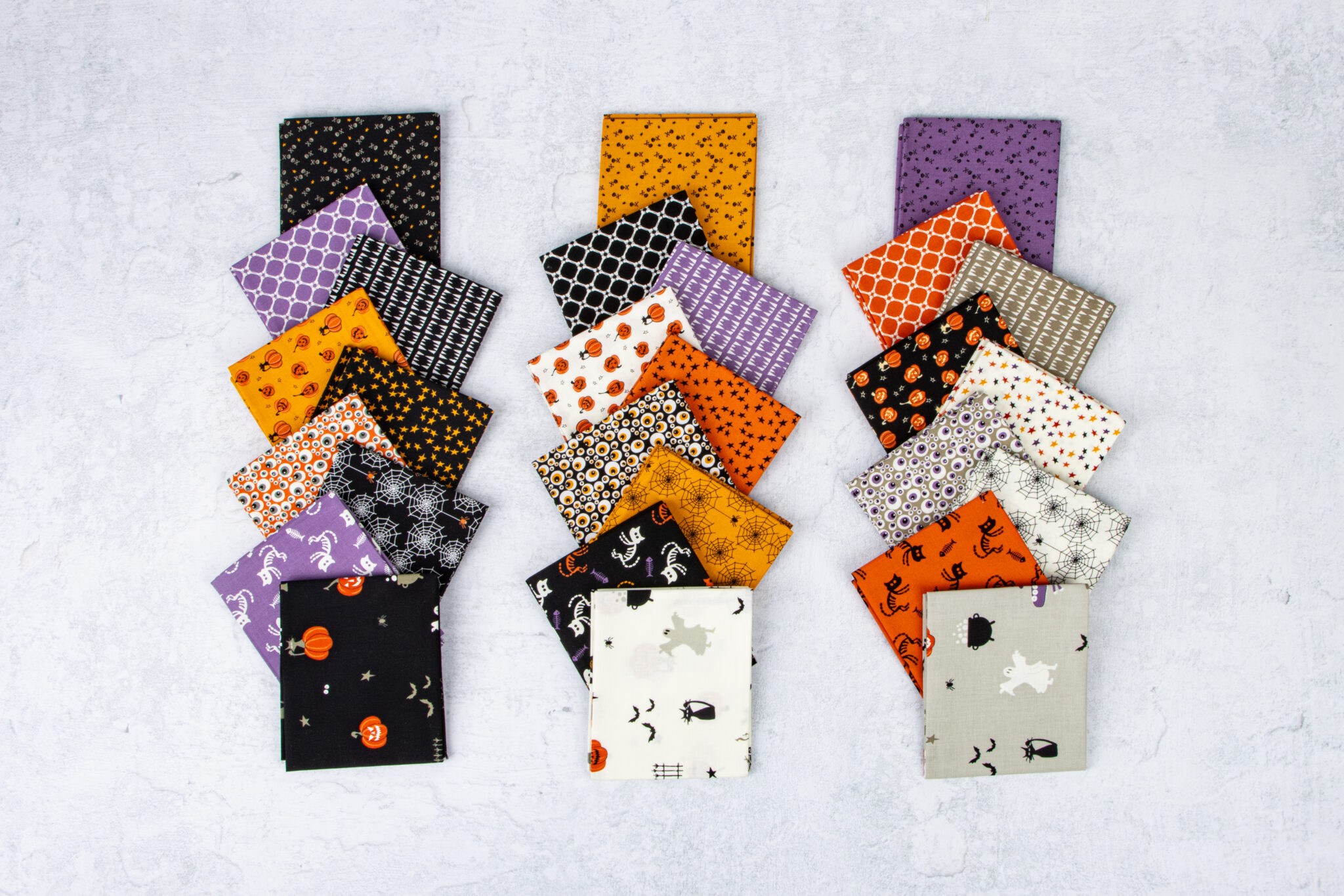 Trick-or-treat in style with Beggar’s Night tote bags