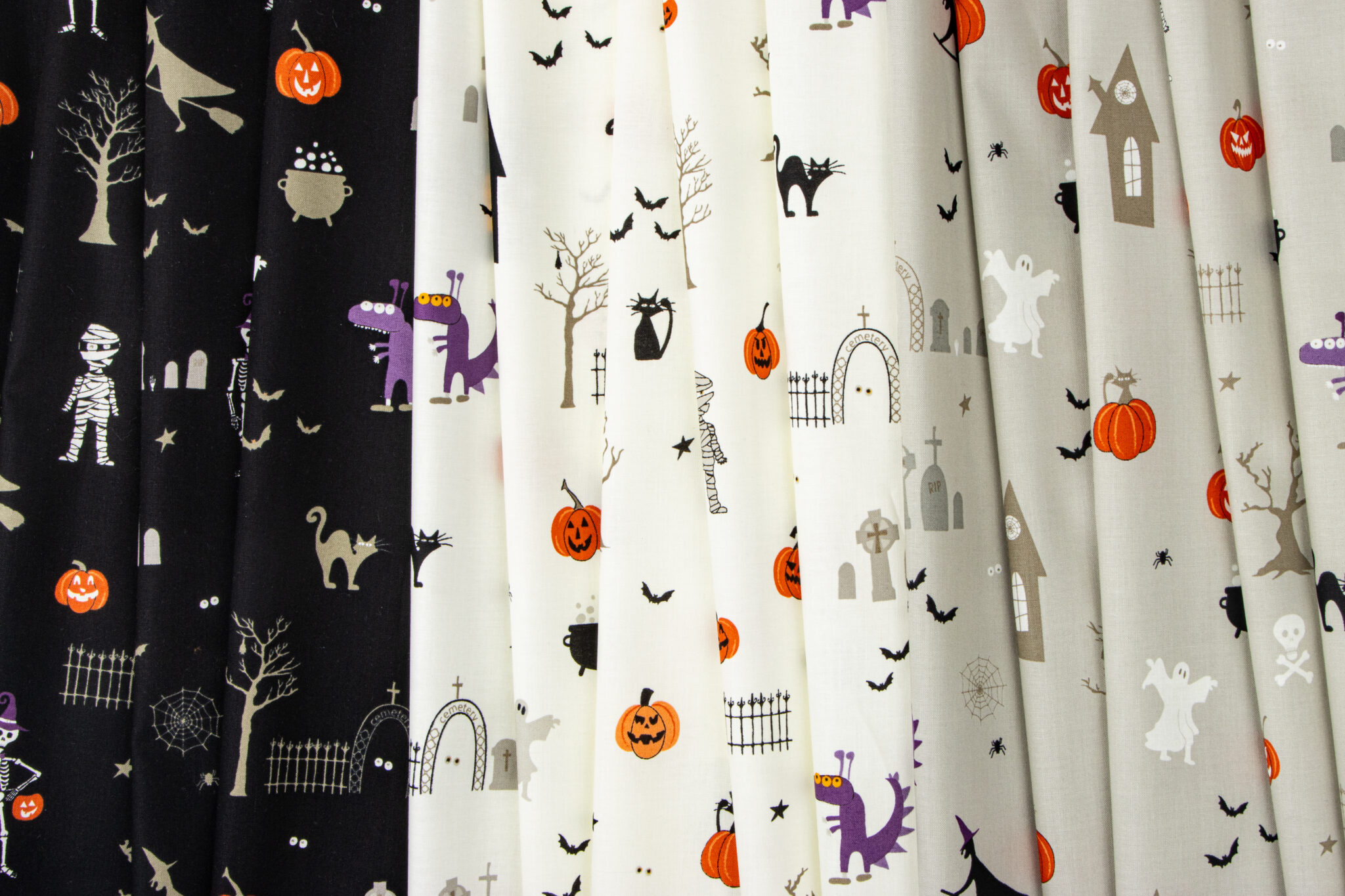 Trick-or-treat in style with Beggar’s Night tote bags