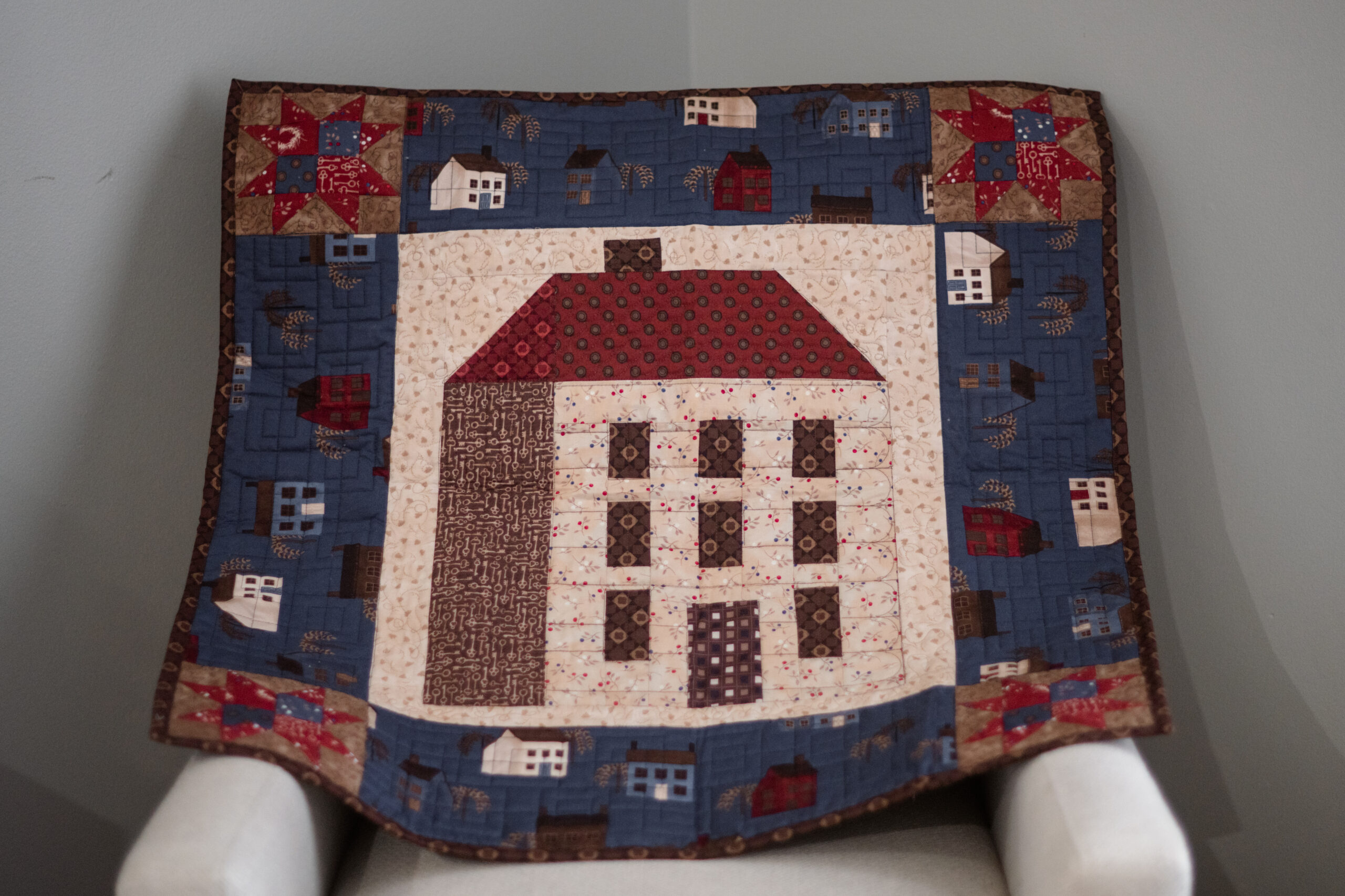 Saltbox Wall Hanging with Huckleberry Saltbox