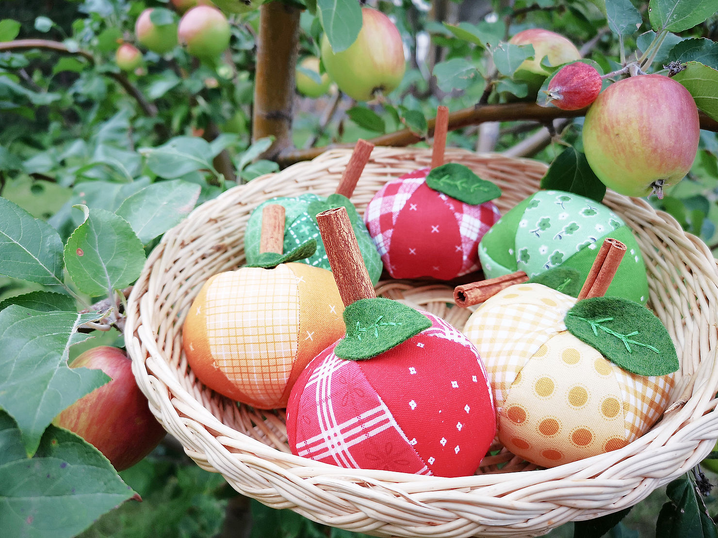 Easy Stuffed Apple Sewing Tutorial