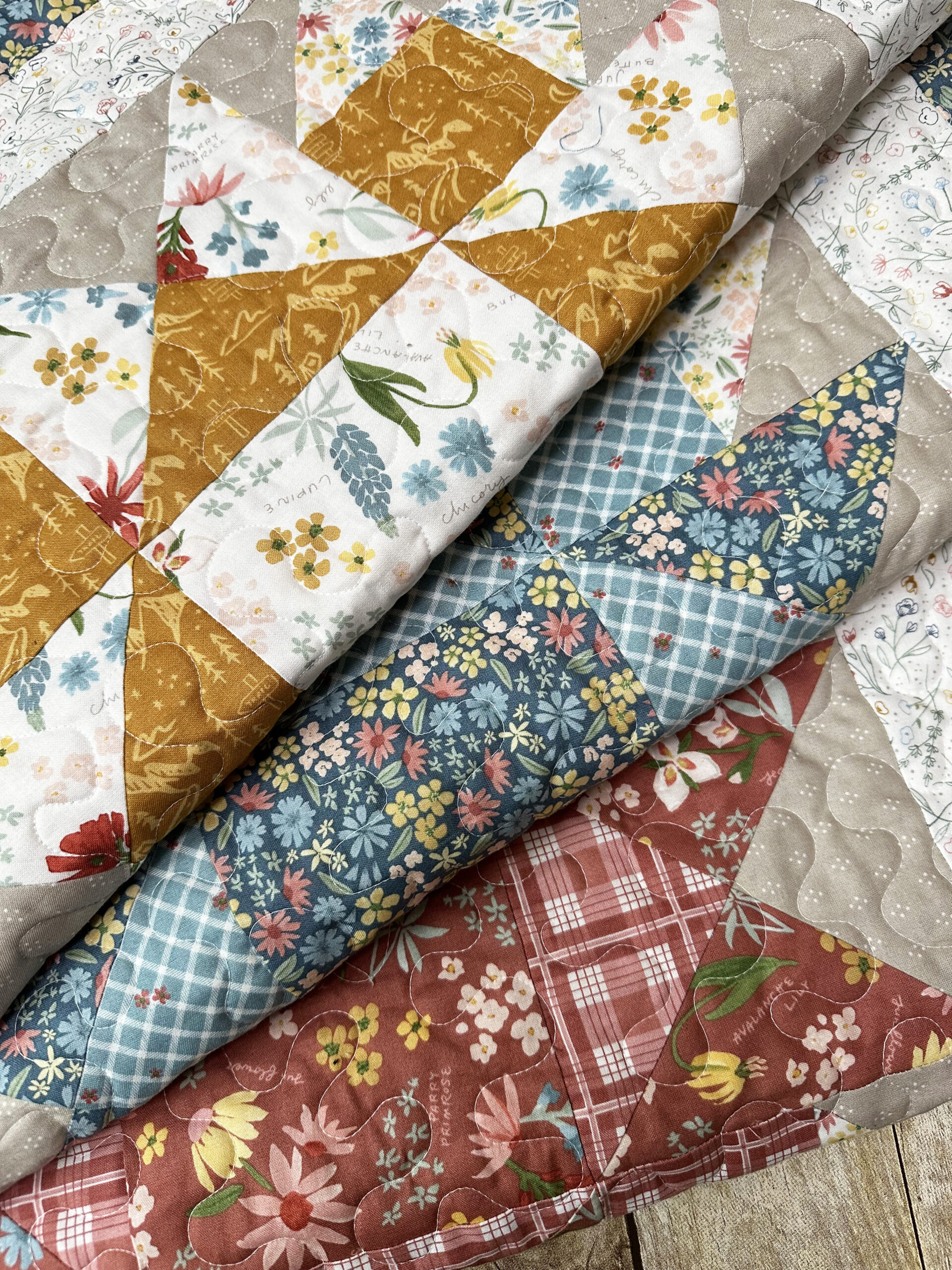 The Sunrise Quilt with Albion by Amy Smart