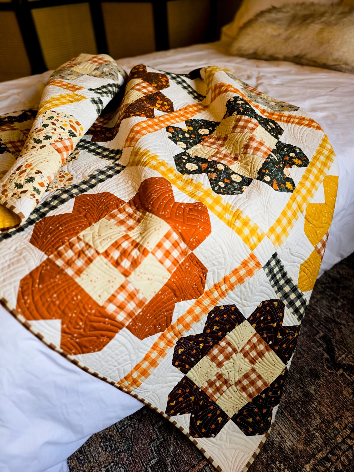 A Cozy Autumn Bloom Quilt with Pumpkin Spice