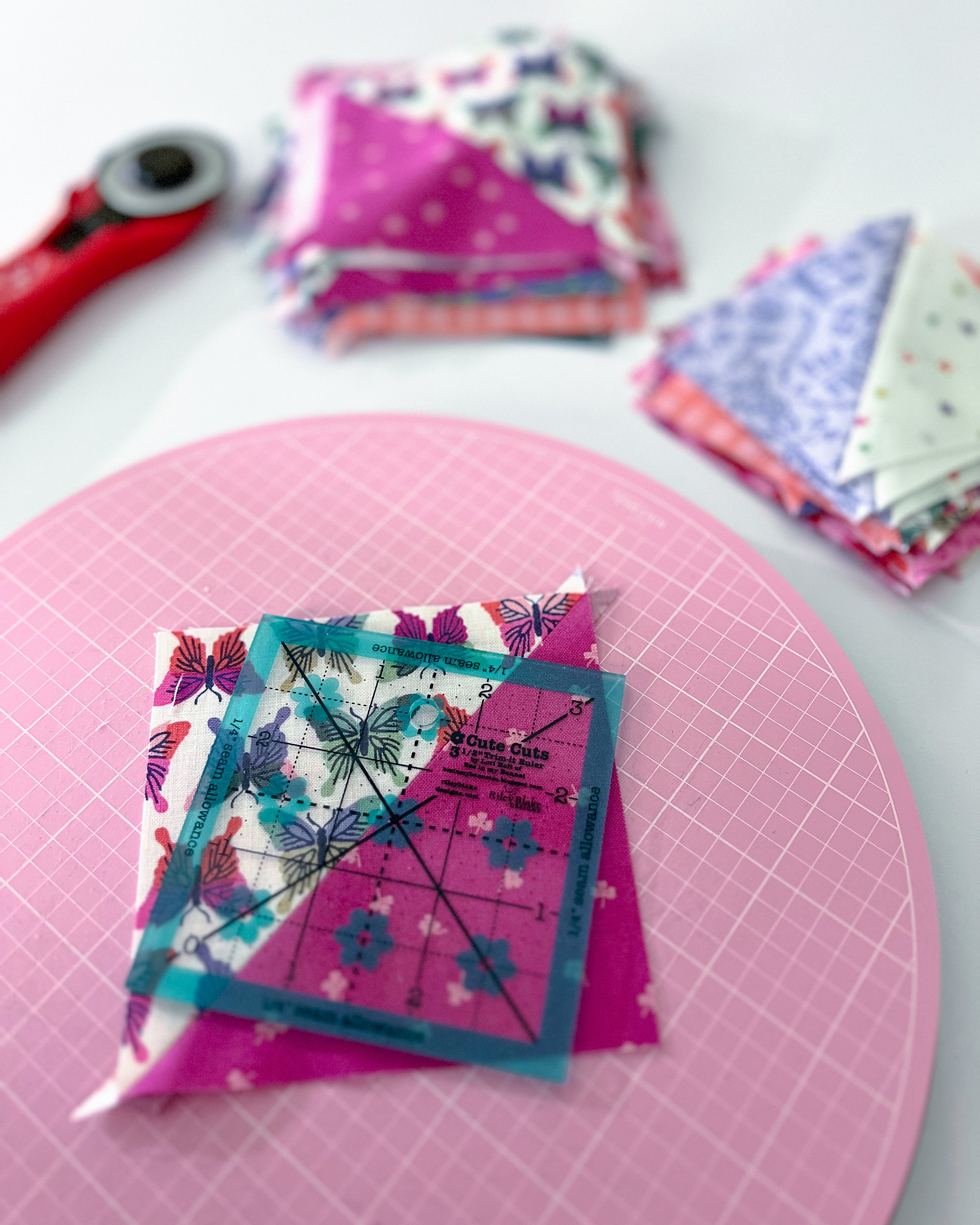 Chloe - Curious Pups Pillows & an Impromptu Quilt