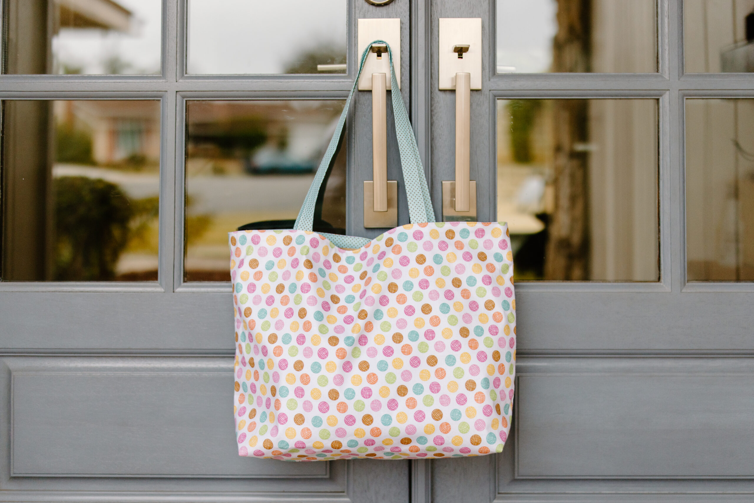 Beginner Friendly Tote with Pretty Kitty by Doodlebug Designs