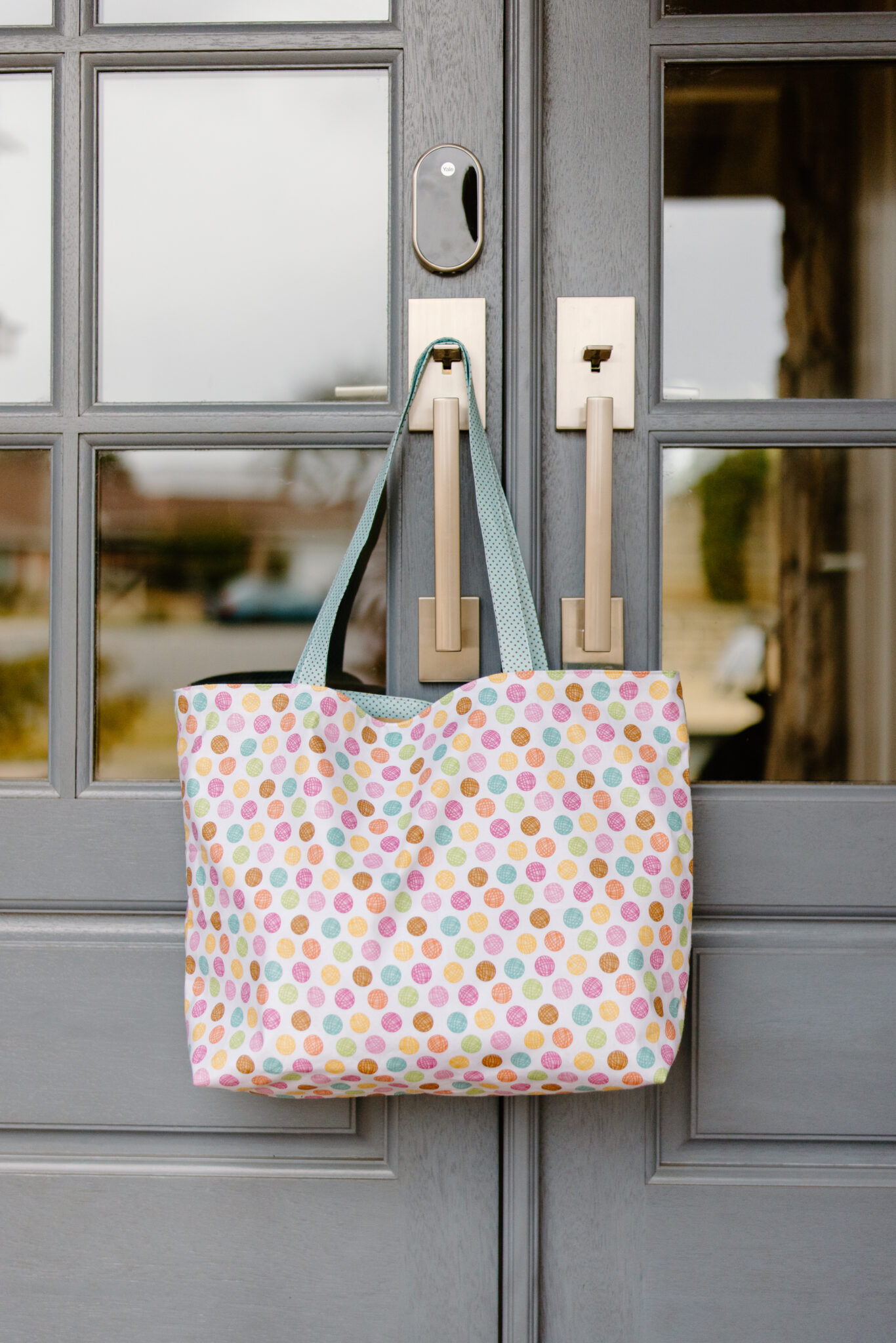 Beginner Friendly Tote with Pretty Kitty by Doodlebug Designs